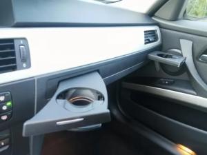 Black BMW 318 2010 in Kuldiga, with an engine capacity of 2.00 L and mileage of 290 thousand km for 5690 €, photo 15 on AUTOMOTO.COM.LV