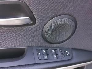 Black BMW 318 2010 in Kuldiga, with an engine capacity of 2.00 L and mileage of 290 thousand km for 5690 €, photo 19 on AUTOMOTO.COM.LV