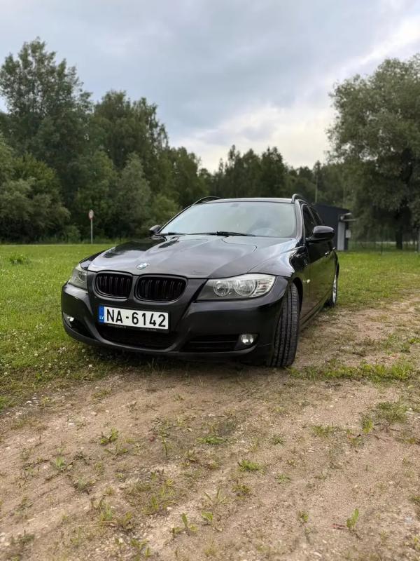 Melns BMW 318 2010 Rīga, ar dzinēja tilpumu 2.00 L un nobraukumu 303 tūkst. km par 3700 €, foto 1 vietnē AUTOMOTO.COM.LV