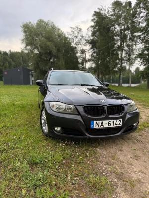 Melns BMW 318 2010 Rīga, ar dzinēja tilpumu 2.00 L un nobraukumu 303 tūkst. km par 3700 €, foto 3 vietnē AUTOMOTO.COM.LV