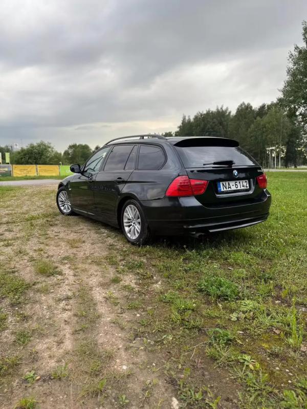 Melns BMW 318 2010 Rīga, ar dzinēja tilpumu 2.00 L un nobraukumu 303 tūkst. km par 3700 €, foto 4 vietnē AUTOMOTO.COM.LV