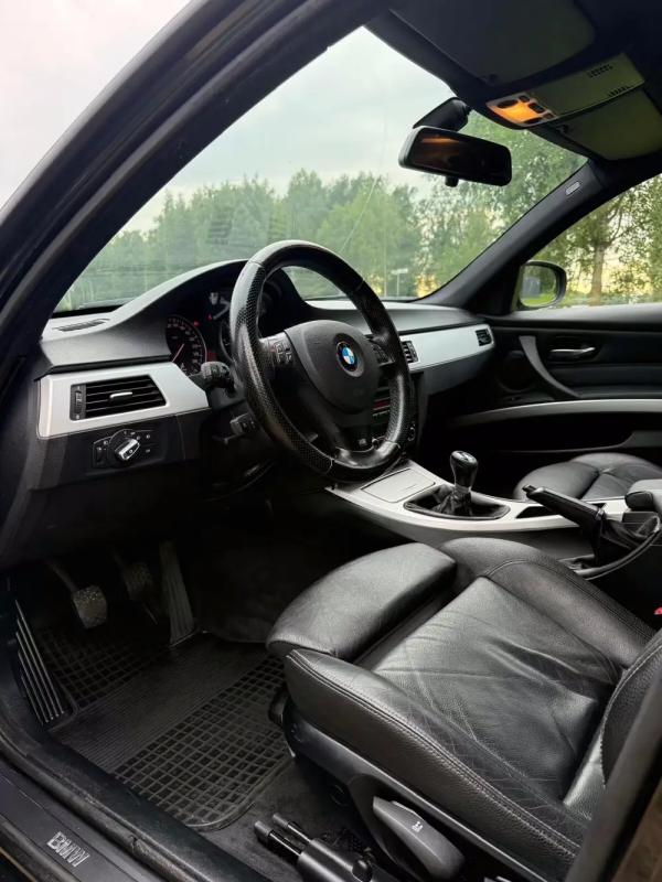 Melns BMW 318 2010 Rīga, ar dzinēja tilpumu 2.00 L un nobraukumu 303 tūkst. km par 3700 €, foto 8 vietnē AUTOMOTO.COM.LV