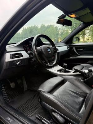 Melns BMW 318 2010 Rīga, ar dzinēja tilpumu 2.00 L un nobraukumu 303 tūkst. km par 3700 €, foto 9 vietnē AUTOMOTO.COM.LV