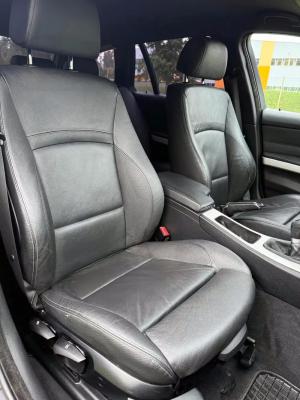Melns BMW 318 2010 Rīga, ar dzinēja tilpumu 2.00 L un nobraukumu 303 tūkst. km par 3700 €, foto 10 vietnē AUTOMOTO.COM.LV