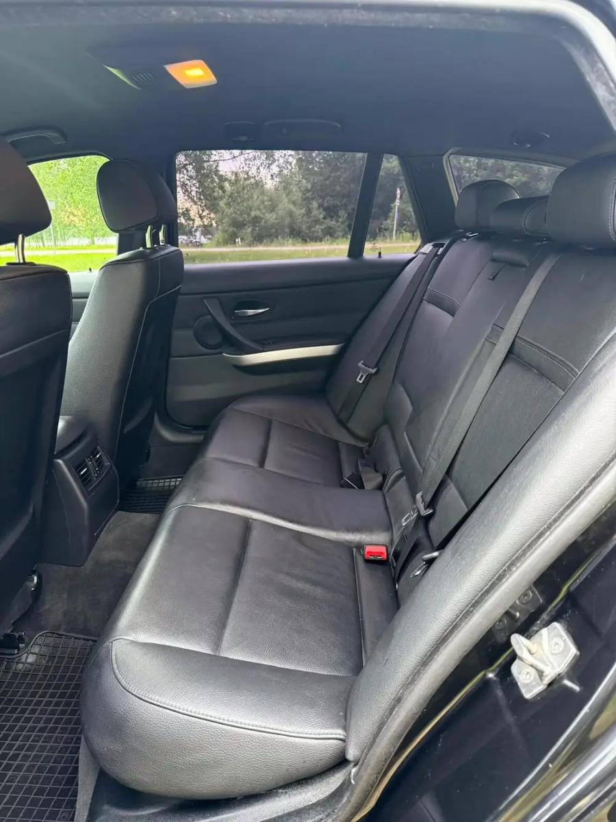 Melns BMW 318 2010 Rīga, ar dzinēja tilpumu 2.00 L un nobraukumu 303 tūkst. km par 3700 €, foto 11 vietnē AUTOMOTO.COM.LV