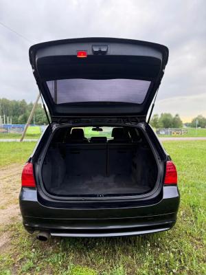 Melns BMW 318 2010 Rīga, ar dzinēja tilpumu 2.00 L un nobraukumu 303 tūkst. km par 3700 €, foto 14 vietnē AUTOMOTO.COM.LV