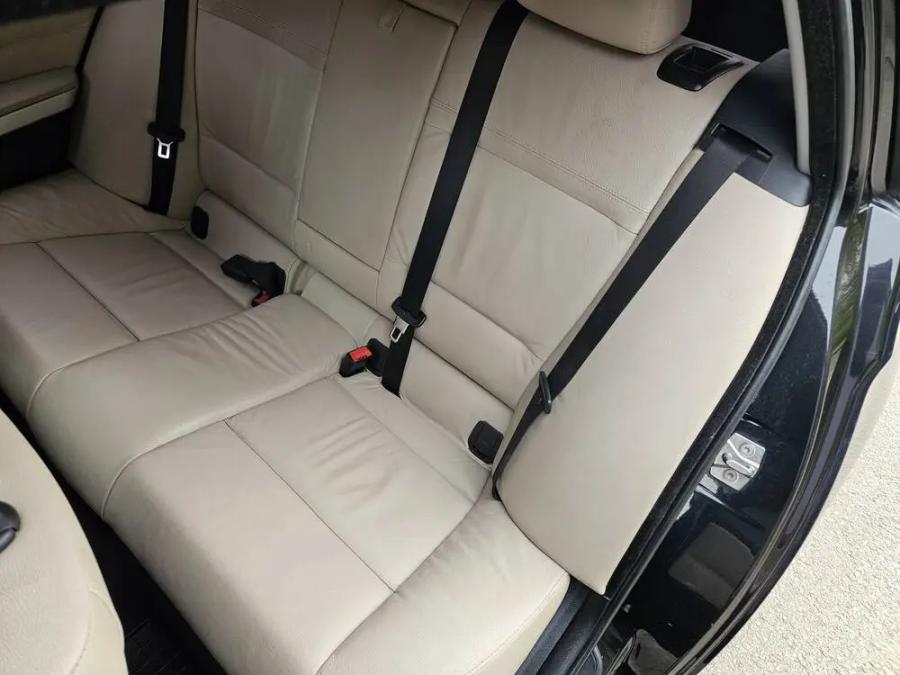 Melns BMW 318 2010 Jēkabpils, ar dzinēja tilpumu 2.00 L un nobraukumu 367 tūkst. km par 4490 €, foto 15 vietnē AUTOMOTO.COM.LV
