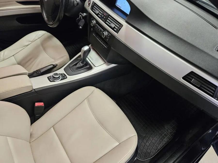 Melns BMW 318 2010 Jēkabpils, ar dzinēja tilpumu 2.00 L un nobraukumu 367 tūkst. km par 4490 €, foto 23 vietnē AUTOMOTO.COM.LV