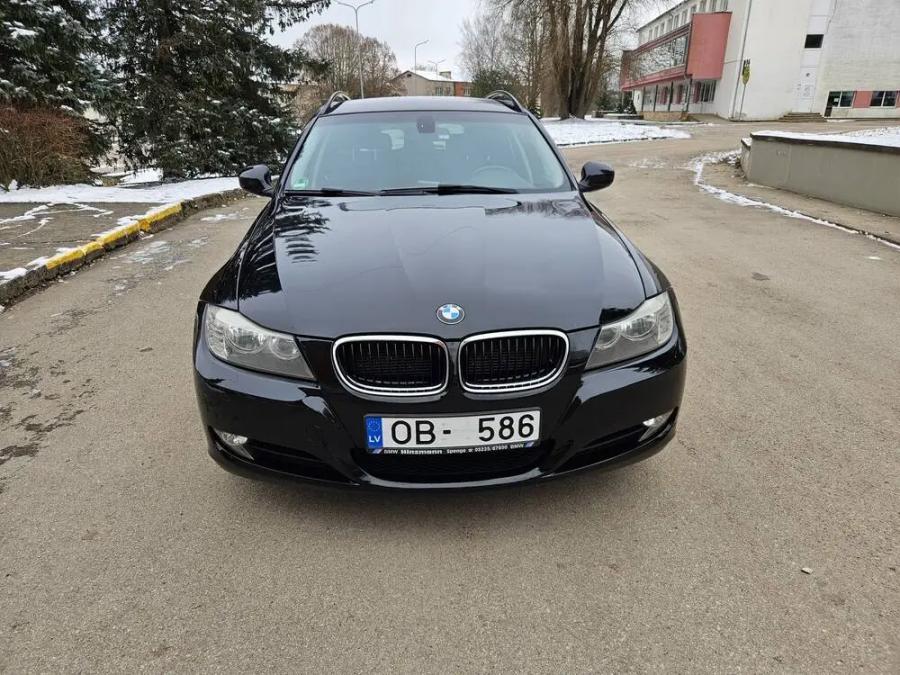 Melns BMW 318 2010 Jēkabpils, ar dzinēja tilpumu 2.00 L un nobraukumu 258 tūkst. km par 4590 €, foto 3 vietnē AUTOMOTO.COM.LV