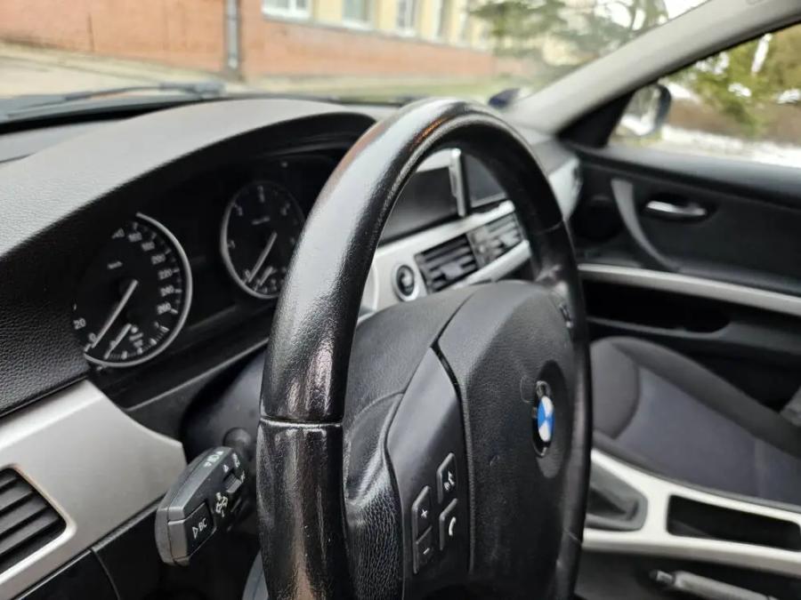 Melns BMW 318 2010 Jēkabpils, ar dzinēja tilpumu 2.00 L un nobraukumu 258 tūkst. km par 4590 €, foto 12 vietnē AUTOMOTO.COM.LV