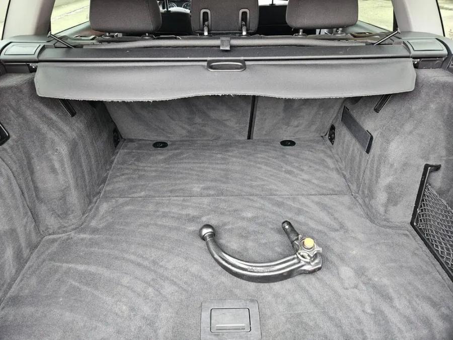 Melns BMW 318 2010 Jēkabpils, ar dzinēja tilpumu 2.00 L un nobraukumu 258 tūkst. km par 4590 €, foto 17 vietnē AUTOMOTO.COM.LV