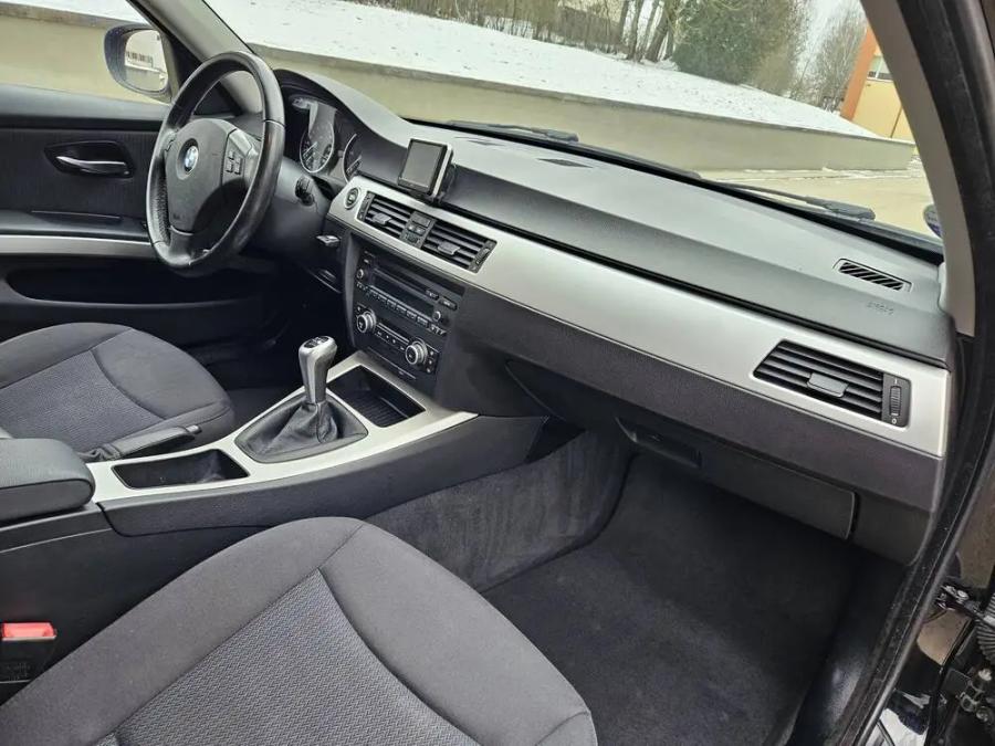 Melns BMW 318 2010 Jēkabpils, ar dzinēja tilpumu 2.00 L un nobraukumu 258 tūkst. km par 4590 €, foto 20 vietnē AUTOMOTO.COM.LV
