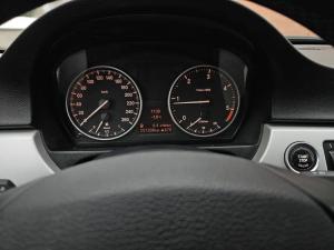 Melns BMW 318 2010 Jēkabpils, ar dzinēja tilpumu 2.00 L un nobraukumu 258 tūkst. km par 4590 €, foto 24 vietnē AUTOMOTO.COM.LV