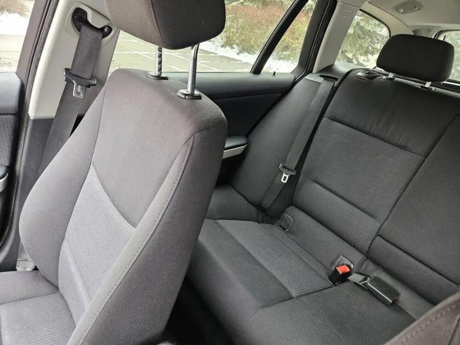 Melns BMW 318 2010 Jēkabpils, ar dzinēja tilpumu 2.00 L un nobraukumu 258 tūkst. km par 4590 €, foto 26 vietnē AUTOMOTO.COM.LV