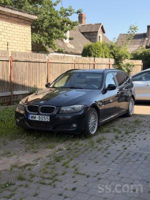 Melns BMW 318 2010 Tukums, ar dzinēja tilpumu 1.90 L un nobraukumu 340 tūkst. km par 2000 €, foto  vietnē AUTOMOTO.COM.LV