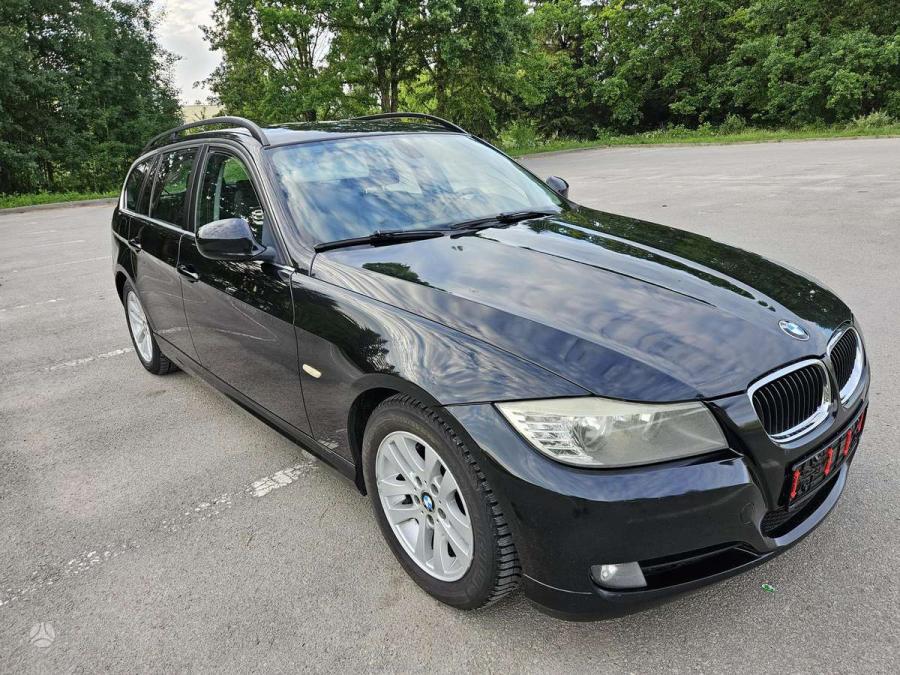 Black BMW 318 2010 in Pasvalys, with an engine capacity of 2.00 L and mileage of 260 thousand km for 3350 €, photo 4 on AUTOMOTO.COM.LV