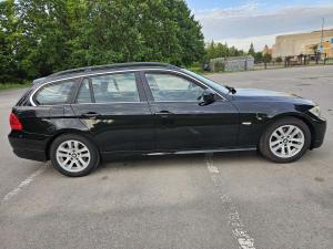 Black BMW 318 2010 in Pasvalys, with an engine capacity of 2.00 L and mileage of 260 thousand km for 3350 €, photo 5 on AUTOMOTO.COM.LV