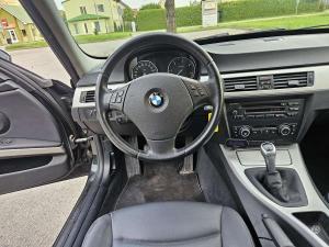 Black BMW 318 2010 in Pasvalys, with an engine capacity of 2.00 L and mileage of 260 thousand km for 3350 €, photo 11 on AUTOMOTO.COM.LV