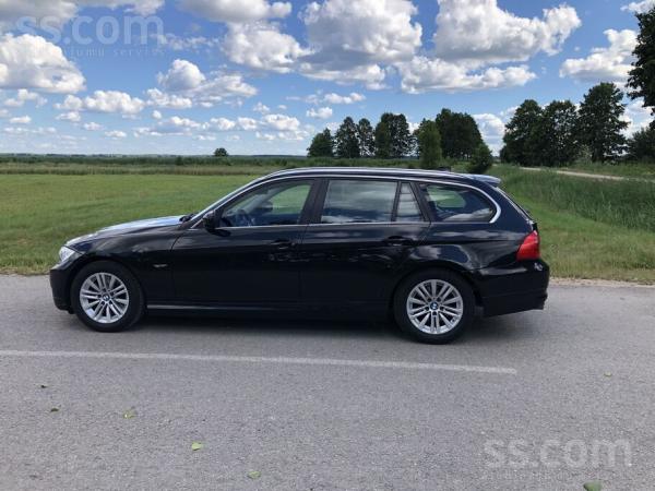 Black BMW 318 2010 in Riga, with an engine capacity of 1.80 L and mileage of 0 thousand km for 4990 €, photo 4 on AUTOMOTO.COM.LV