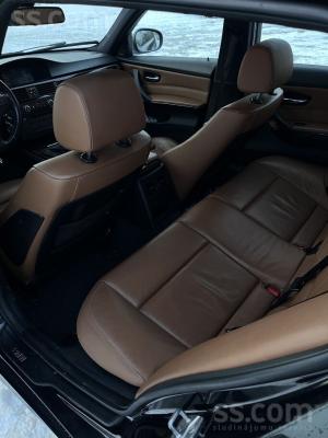 Melns BMW 318 2010 Liepāja, ar dzinēja tilpumu 2.00 L un nobraukumu 345 tūkst. km par 4500 €, foto 5 vietnē AUTOMOTO.COM.LV