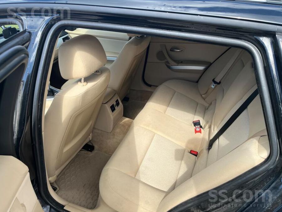 Black BMW 318 2010 in Balvi, with an engine capacity of 2.00 L and mileage of 351 thousand km for 2500 €, photo 6 on AUTOMOTO.COM.LV