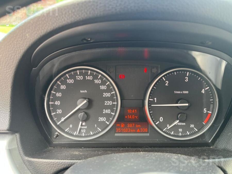 Black BMW 318 2010 in Balvi, with an engine capacity of 2.00 L and mileage of 351 thousand km for 2500 €, photo 7 on AUTOMOTO.COM.LV