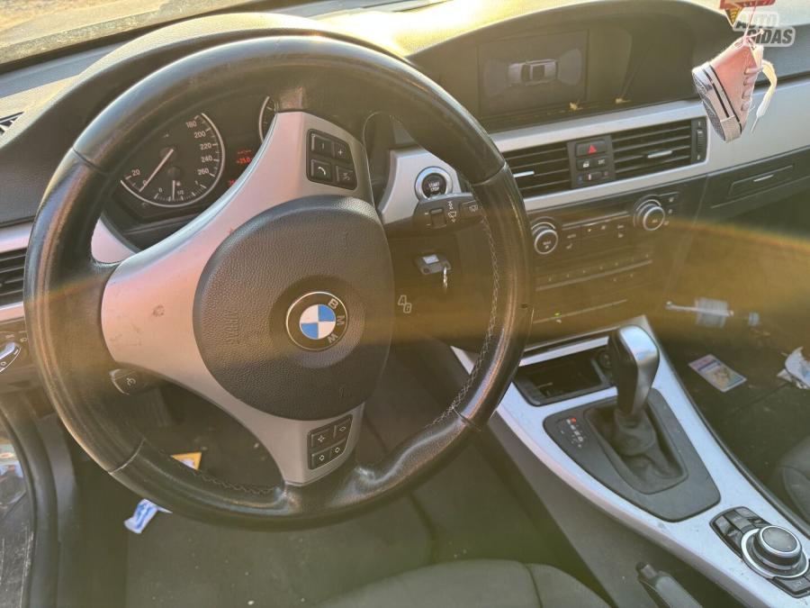 Black BMW 318 2010 in Kaunas, with an engine capacity of 1.80 L and mileage of 365 thousand km for 2300 €, photo 9 on AUTOMOTO.COM.LV