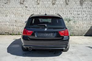 Melns BMW 318 2010 Liepāja, ar dzinēja tilpumu 2.00 L un nobraukumu 264 tūkst. km par 5300 €, foto 4 vietnē AUTOMOTO.COM.LV