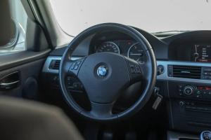 Melns BMW 318 2010 Liepāja, ar dzinēja tilpumu 2.00 L un nobraukumu 264 tūkst. km par 5300 €, foto 16 vietnē AUTOMOTO.COM.LV