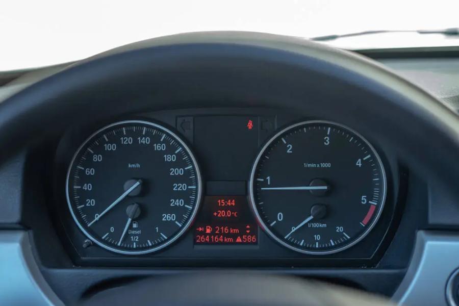 Melns BMW 318 2010 Liepāja, ar dzinēja tilpumu 2.00 L un nobraukumu 264 tūkst. km par 5300 €, foto 17 vietnē AUTOMOTO.COM.LV