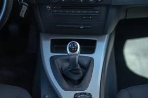 Melns BMW 318 2010 Liepāja, ar dzinēja tilpumu 2.00 L un nobraukumu 264 tūkst. km par 5300 €, foto 19 vietnē AUTOMOTO.COM.LV
