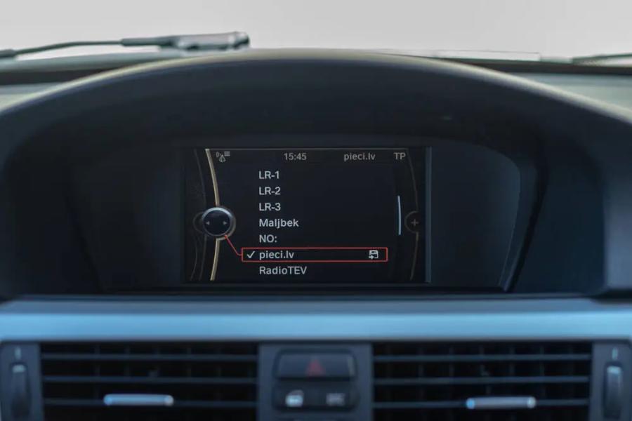 Melns BMW 318 2010 Liepāja, ar dzinēja tilpumu 2.00 L un nobraukumu 264 tūkst. km par 5300 €, foto 21 vietnē AUTOMOTO.COM.LV