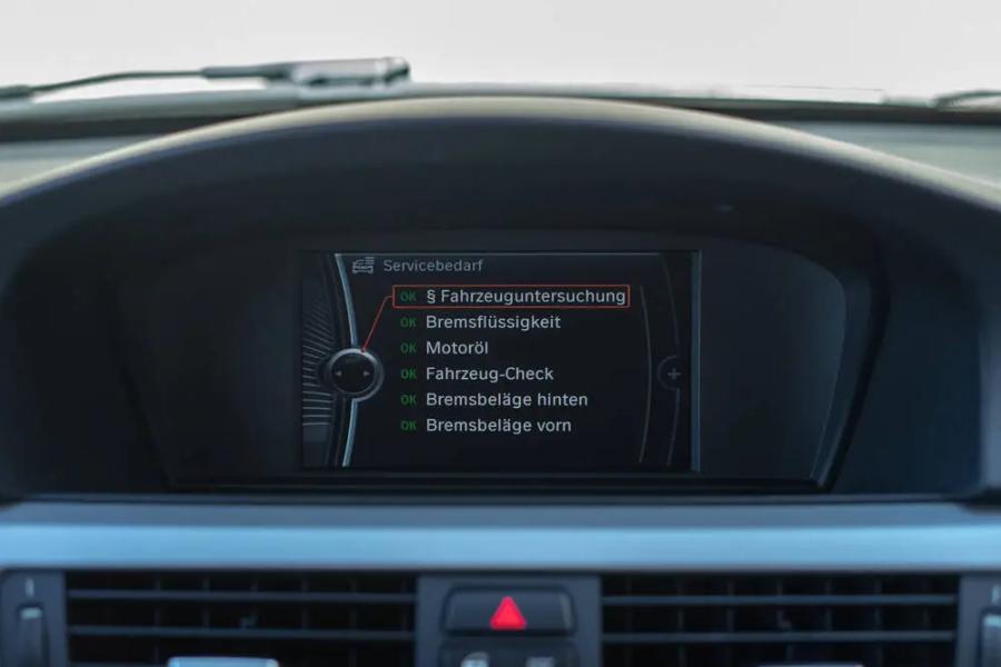 Melns BMW 318 2010 Liepāja, ar dzinēja tilpumu 2.00 L un nobraukumu 264 tūkst. km par 5300 €, foto 24 vietnē AUTOMOTO.COM.LV