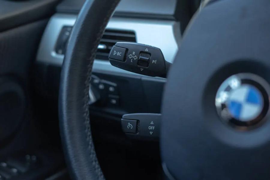Melns BMW 318 2010 Liepāja, ar dzinēja tilpumu 2.00 L un nobraukumu 264 tūkst. km par 5300 €, foto 25 vietnē AUTOMOTO.COM.LV