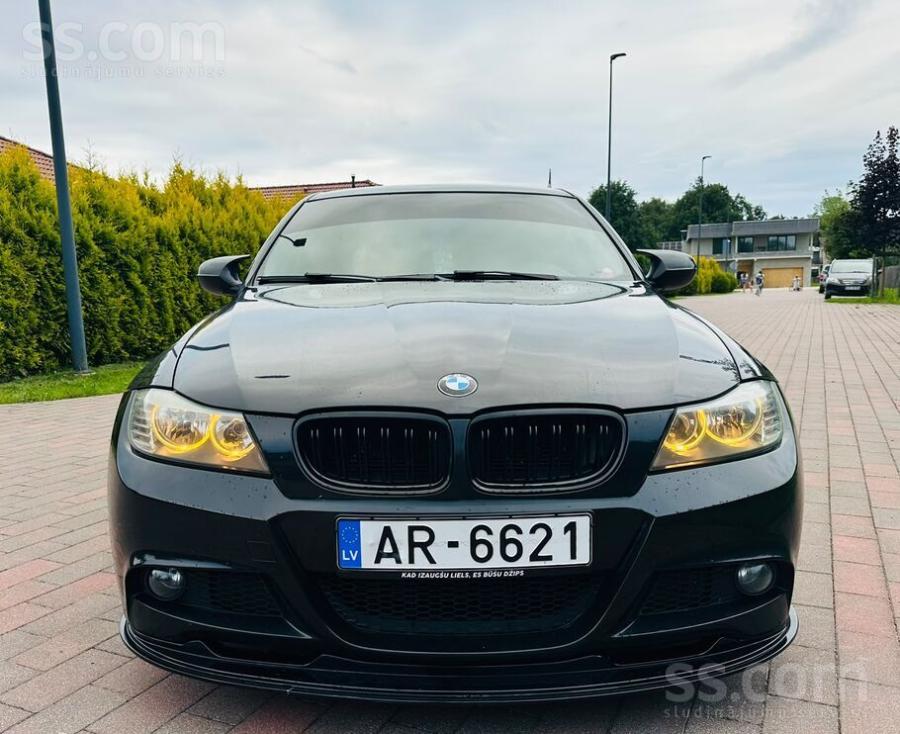 Melns BMW 318 2010 Rīga, ar dzinēja tilpumu 2.00 L un nobraukumu 333 tūkst. km par 6750 €, foto 3 vietnē AUTOMOTO.COM.LV