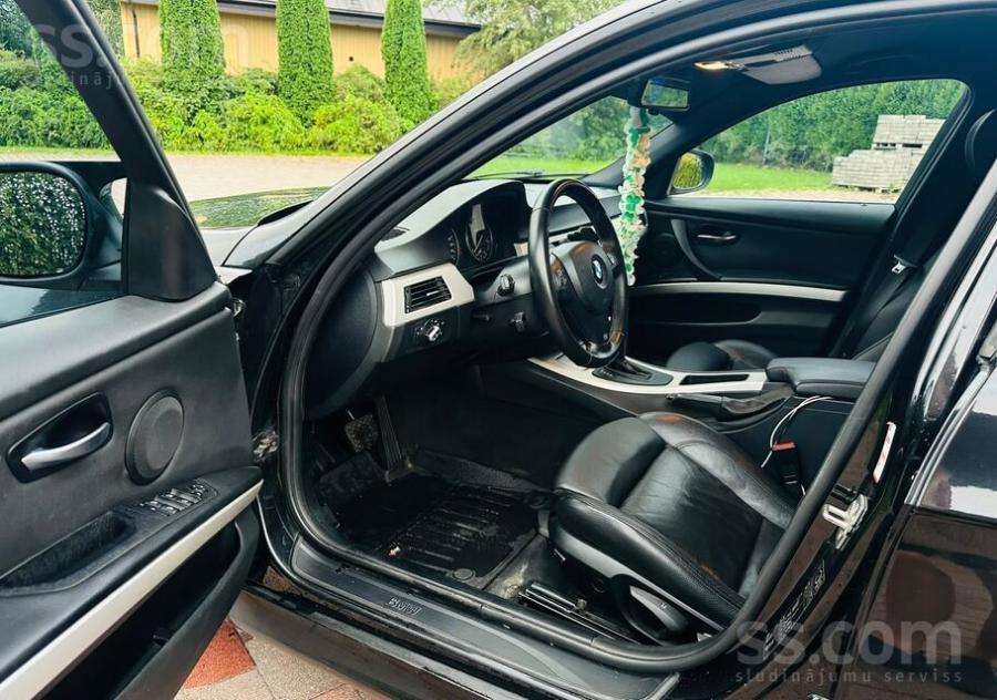 Melns BMW 318 2010 Rīga, ar dzinēja tilpumu 2.00 L un nobraukumu 333 tūkst. km par 6750 €, foto 15 vietnē AUTOMOTO.COM.LV