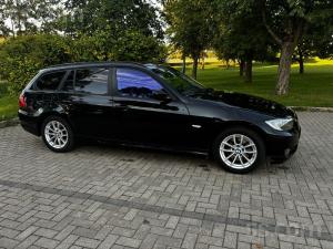 Melns BMW 318 2010 Rīga, ar dzinēja tilpumu 2.00 L un nobraukumu 340 tūkst. km par 4390 €, foto  vietnē AUTOMOTO.COM.LV