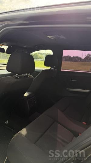 Black BMW 318 2010 in Riga, with an engine capacity of 2.00 L and mileage of 330 thousand km for 3500 €, photo 5 on AUTOMOTO.COM.LV