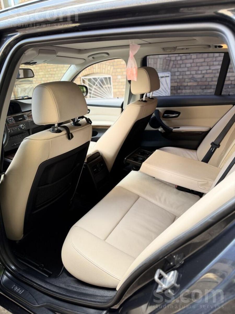 Black BMW 318 2010 in Riga, with an engine capacity of 2.00 L and mileage of 348 thousand km for 4750 €, photo 9 on AUTOMOTO.COM.LV