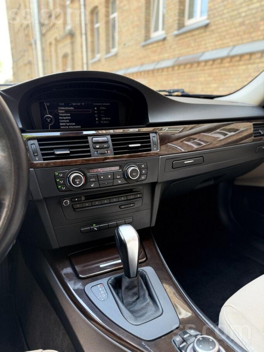 Black BMW 318 2010 in Riga, with an engine capacity of 2.00 L and mileage of 348 thousand km for 4750 €, photo 11 on AUTOMOTO.COM.LV