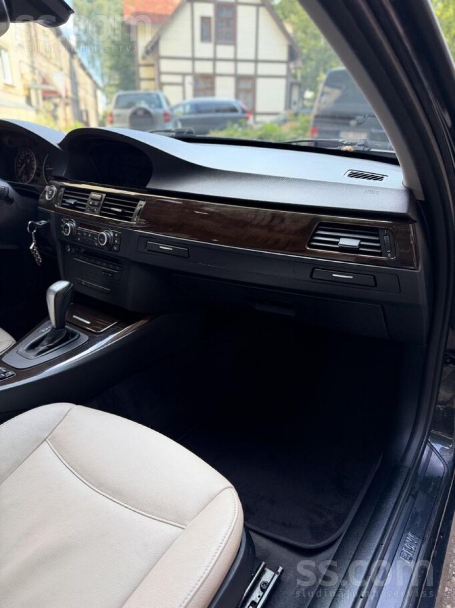 Black BMW 318 2010 in Riga, with an engine capacity of 2.00 L and mileage of 348 thousand km for 4750 €, photo 21 on AUTOMOTO.COM.LV