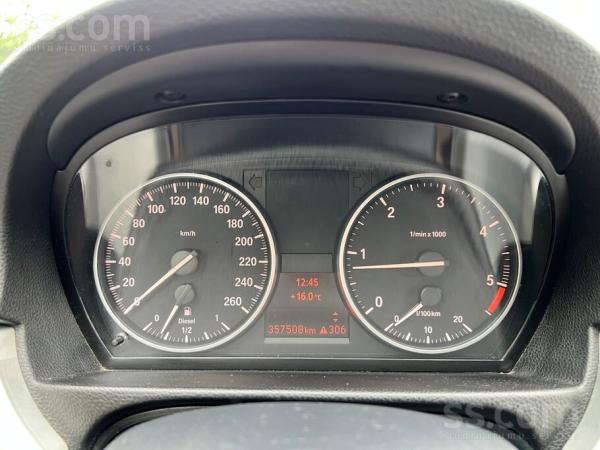 Black BMW 318 2010 in Riga, with an engine capacity of 2.00 L and mileage of 358 thousand km for 5350 €, photo 10 on AUTOMOTO.COM.LV