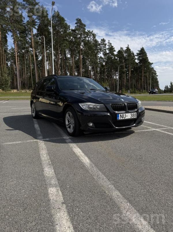 Black BMW 318 2010 in Riga, with an engine capacity of 2.00 L and mileage of 263 thousand km for 5700 €, photo 2 on AUTOMOTO.COM.LV