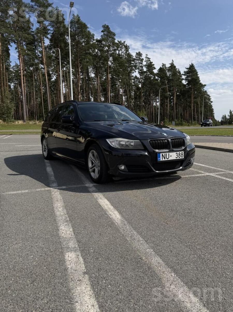 Black BMW 318 2010 in Riga, with an engine capacity of 2.00 L and mileage of 263 thousand km for 5700 €, photo 3 on AUTOMOTO.COM.LV