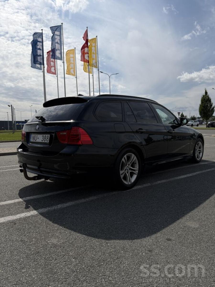 Black BMW 318 2010 in Riga, with an engine capacity of 2.00 L and mileage of 263 thousand km for 5700 €, photo 5 on AUTOMOTO.COM.LV