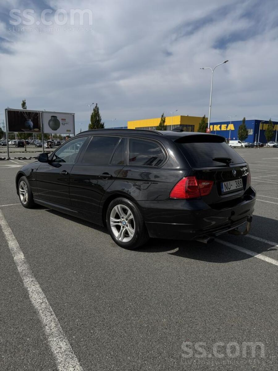 Black BMW 318 2010 in Riga, with an engine capacity of 2.00 L and mileage of 263 thousand km for 5700 €, photo 6 on AUTOMOTO.COM.LV
