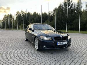 Черный БМВ 318 2010 в Шяуляй, объемом двигателя 0.00 л и пробегом 400 тыс. км за 4200 €, фото 3 на AUTOMOTO.COM.LV
