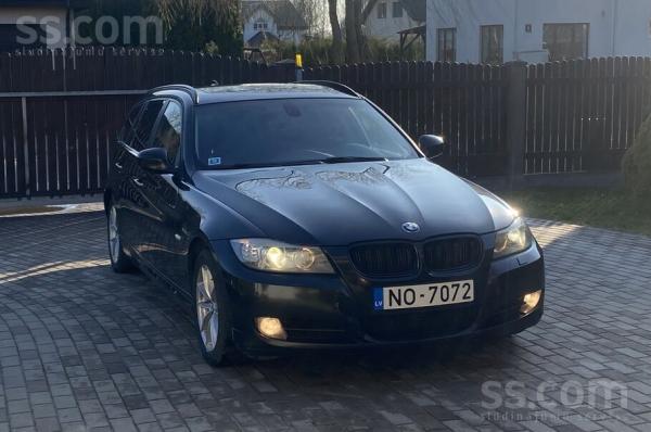 BMW 318 2010 Jelgava vietnē Melns BMW 318 2010 Jelgava, ar dzinēja tilpumu 2.00 L un nobraukumu 295 tūkst. km par 4800 €, foto 4 vietnē AUTOMOTO.COM.LV