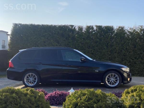 BMW 318 2010 Jelgava vietnē Melns BMW 318 2010 Jelgava, ar dzinēja tilpumu 2.00 L un nobraukumu 295 tūkst. km par 4800 €, foto 5 vietnē AUTOMOTO.COM.LV