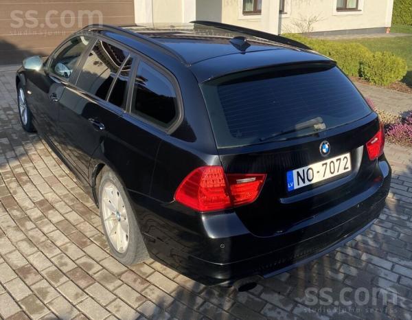 BMW 318 2010 Jelgava vietnē Melns BMW 318 2010 Jelgava, ar dzinēja tilpumu 2.00 L un nobraukumu 295 tūkst. km par 4800 €, foto 7 vietnē AUTOMOTO.COM.LV